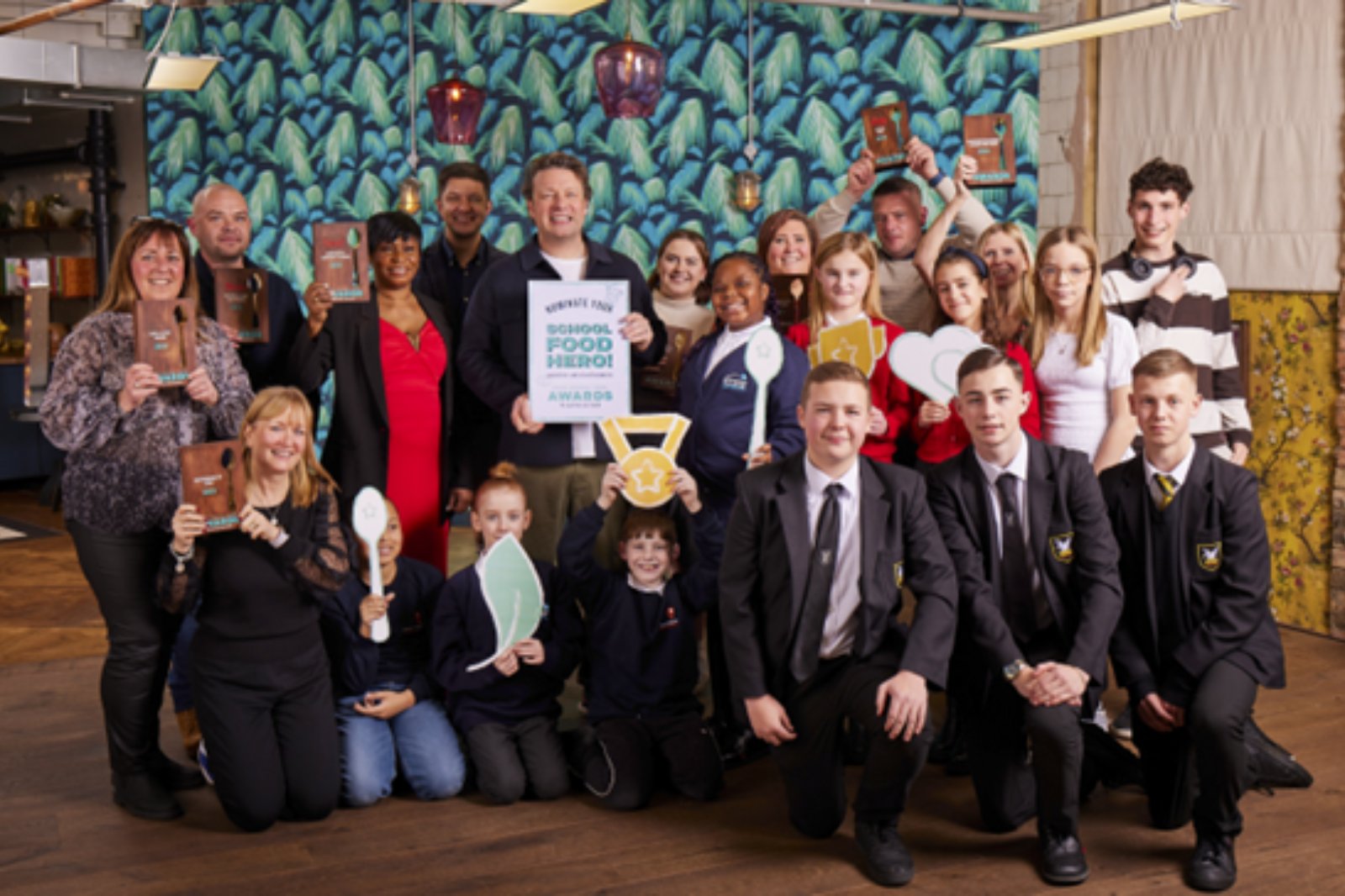 Time to nominate your 2024 heroes for a Jamie Oliver Good School Food ...